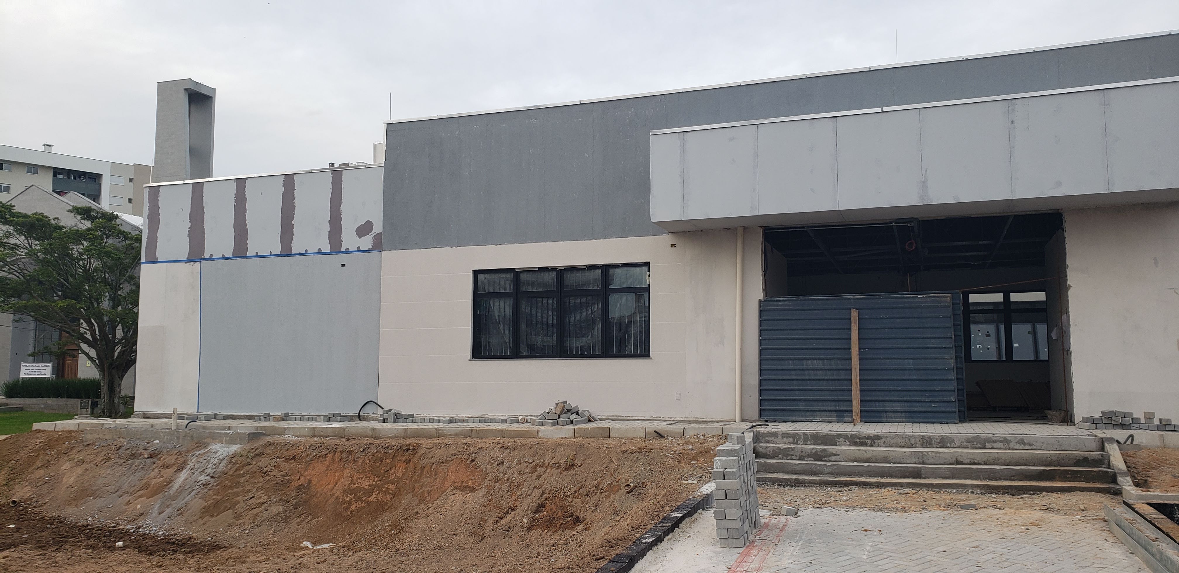 Fachada principal do prédio em fase de acabamento | Tribunal Regional ...